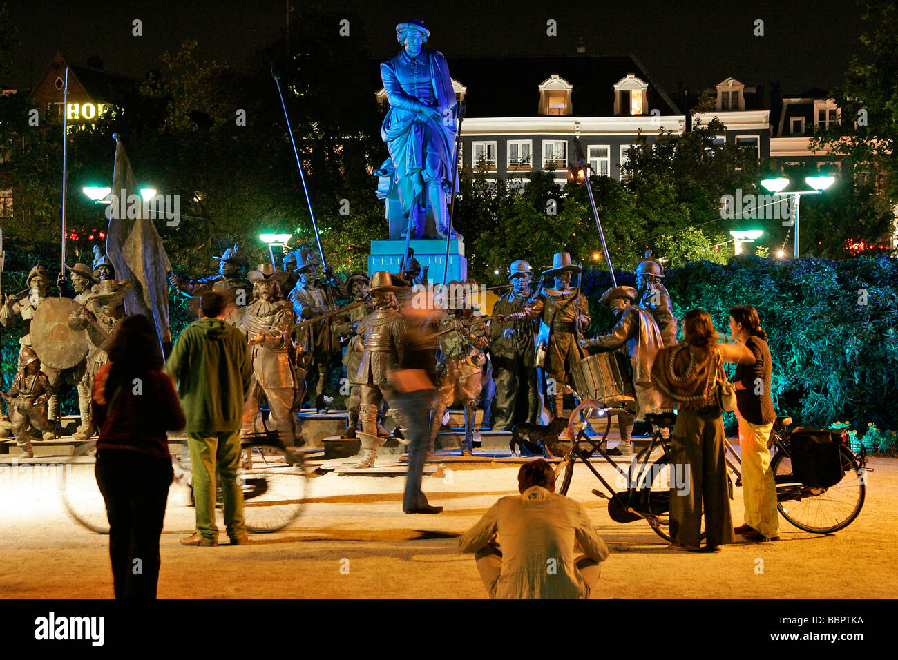 STATUE OF REMBRANDT ON THE REMBRANDTPLEIN SQUARE AT NIGHT, AMSTERDAM ...