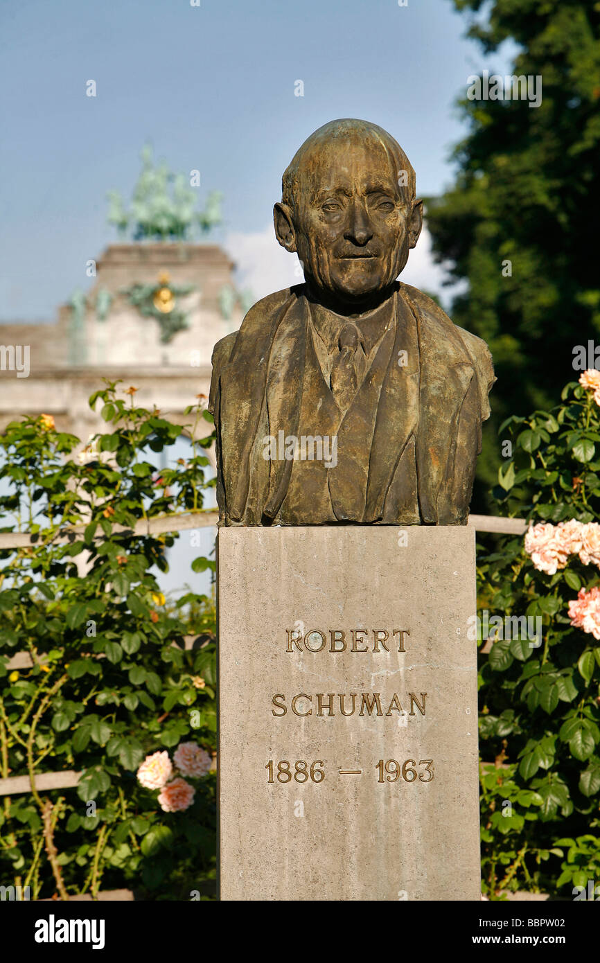 BUST OF ROBERT SHUMAN, FOUNDER OF EUROPE, CINQUANTENAIRE PARK Stock ...