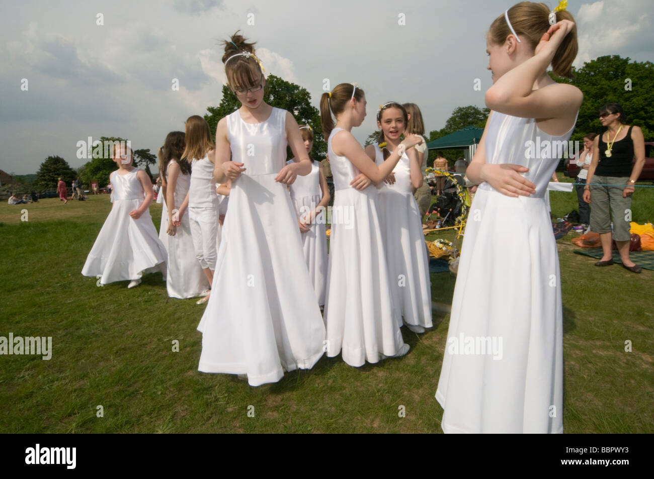 Chislehurst May Queen prepare for maypole dancing, Merrie England and ...