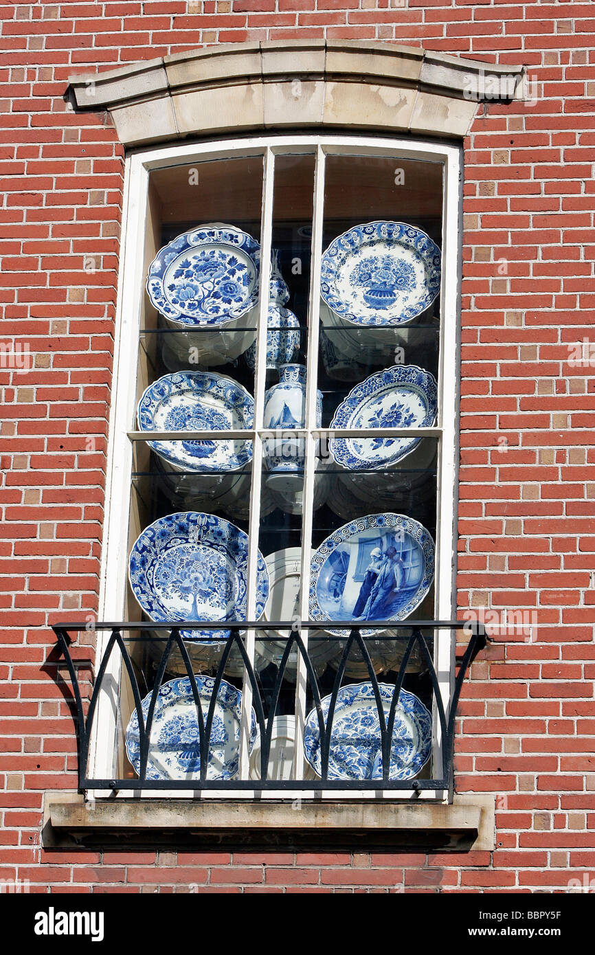 Delftware shop amsterdam hi-res stock photography and images - Alamy
