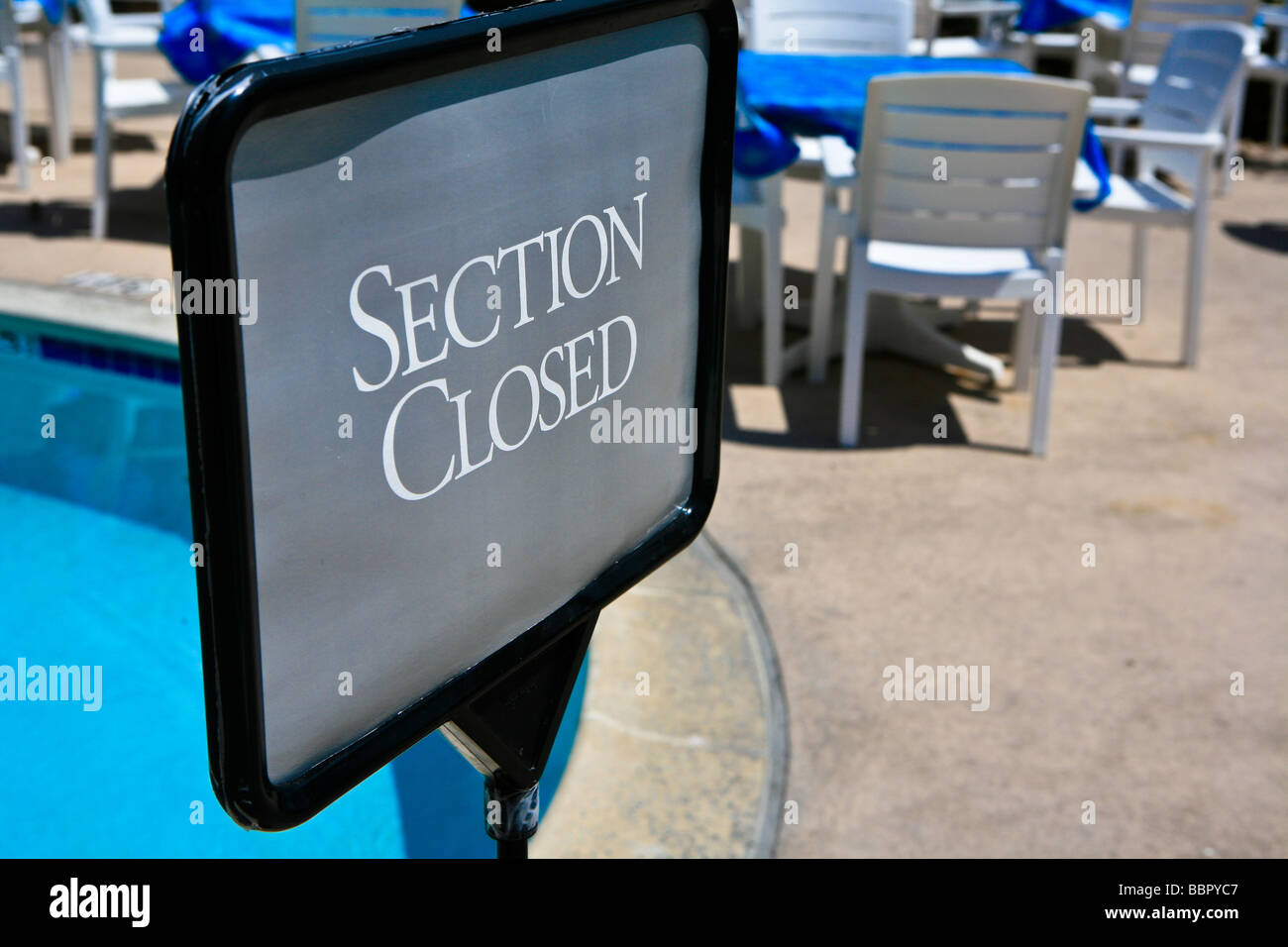 Sign this section closed hi-res stock photography and images - Alamy