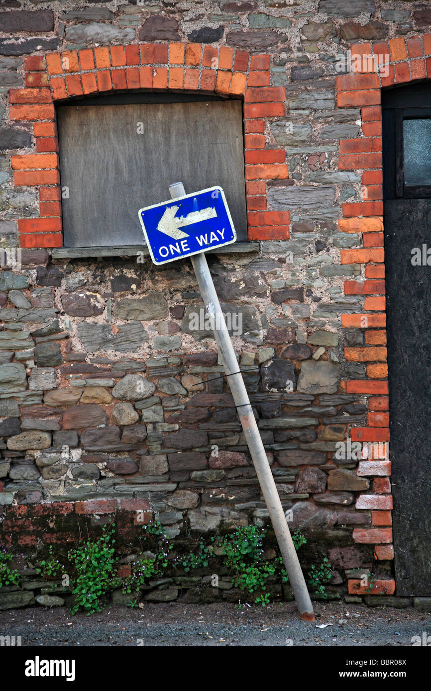 One way sign uk hi-res stock photography and images - Alamy