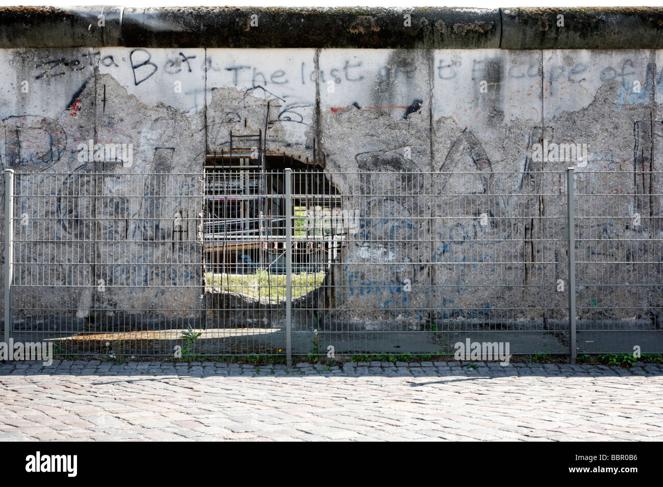 Berlin wall reinforced hi-res stock photography and images - Alamy