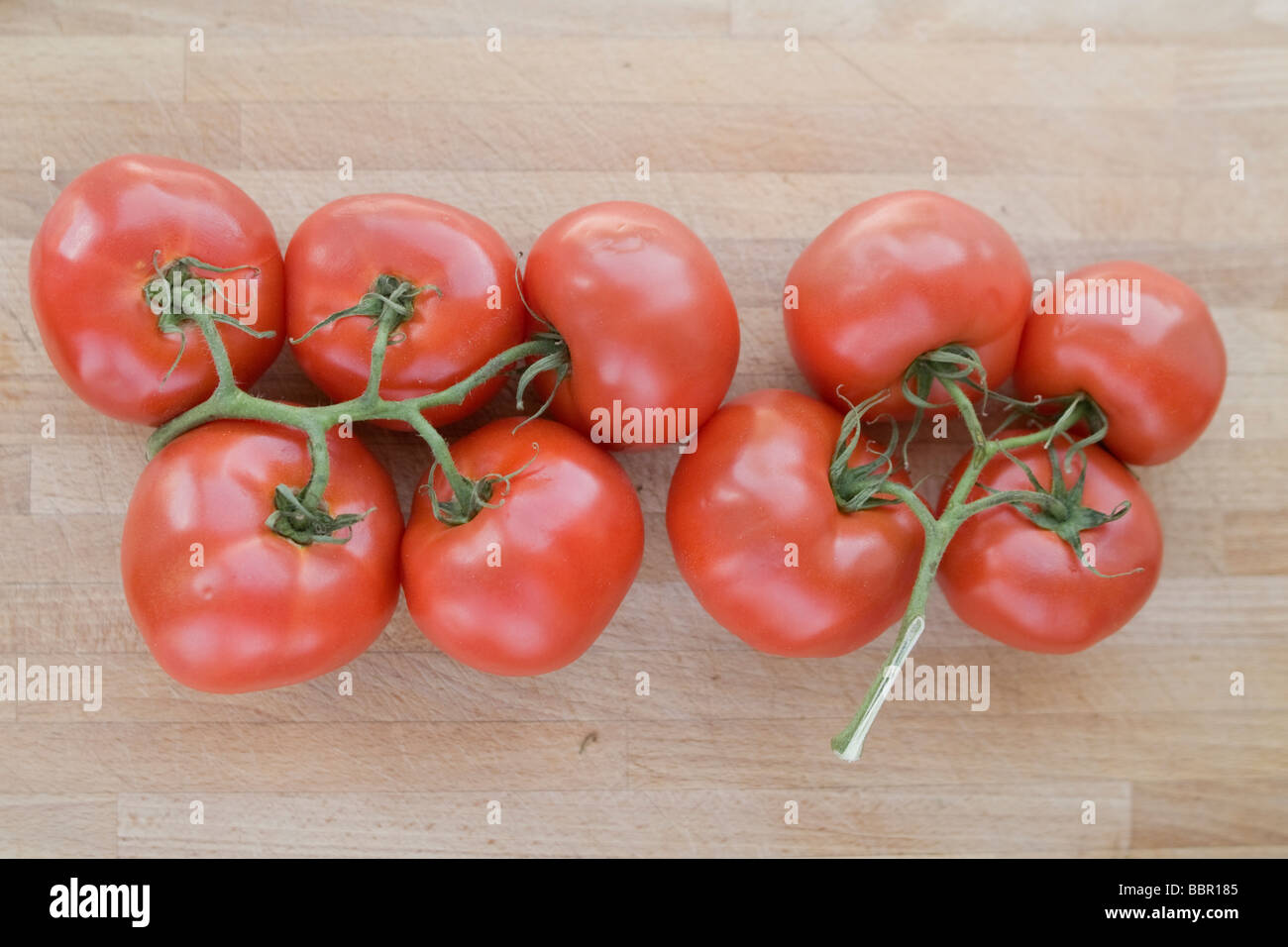 English vine tomatoes hi-res stock photography and images - Alamy
