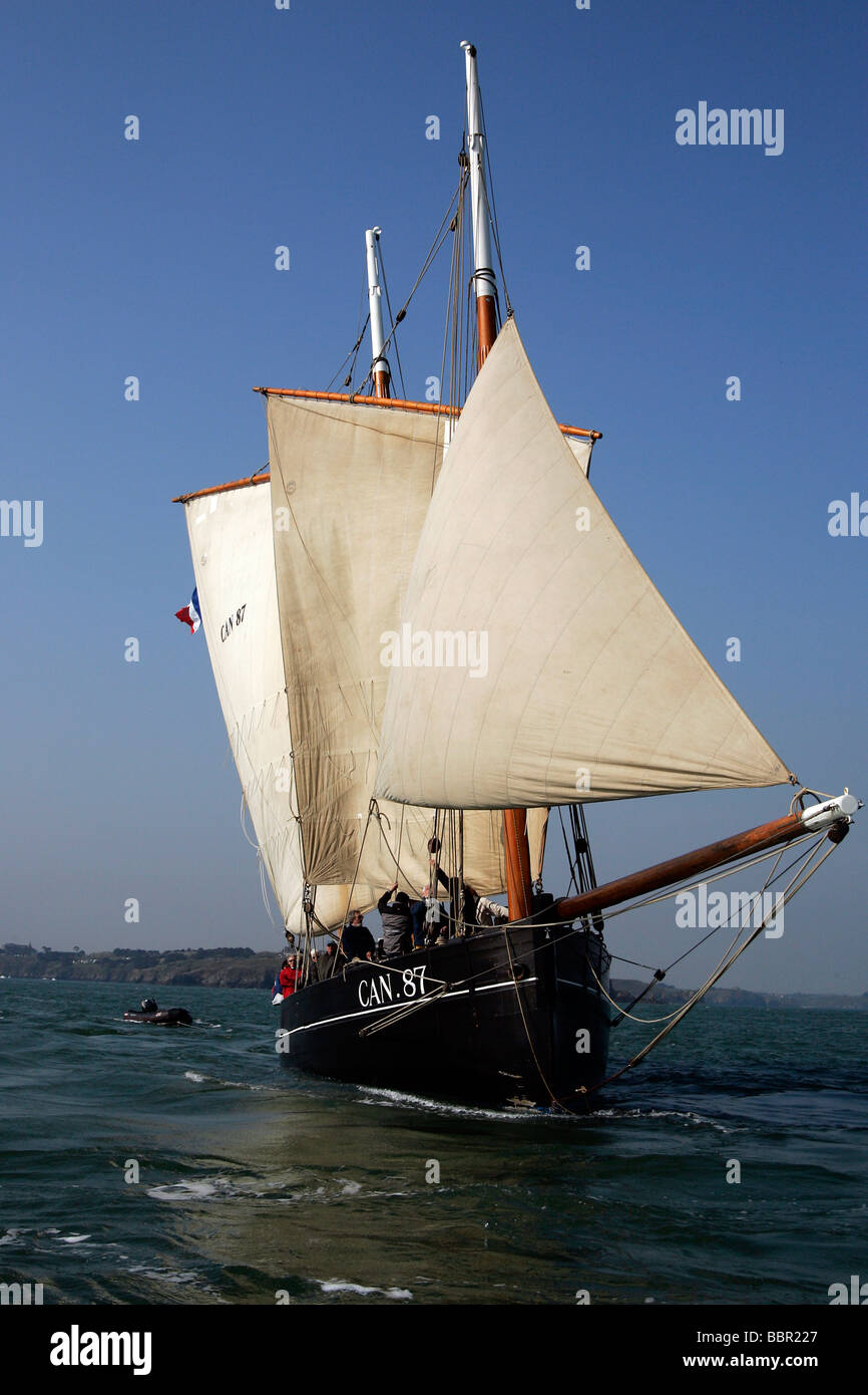 BOAT RIDE ABOARD THE BISQUINE IN THE BAY OF CANCALE, ILLE-ET-VILAINE ...