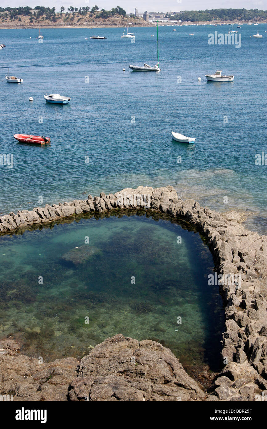 Saint malo seawater pool hi-res stock photography and images - Alamy