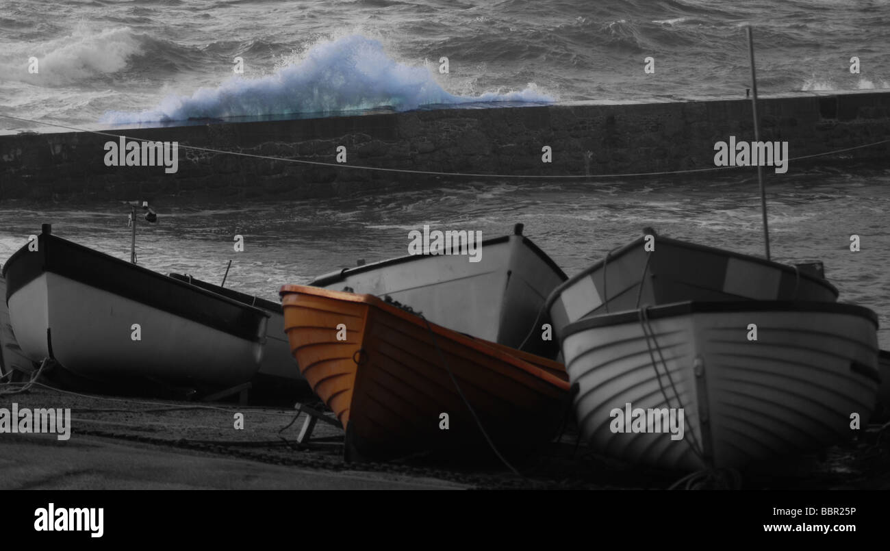 Red blue rowing boats hi-res stock photography and images - Alamy