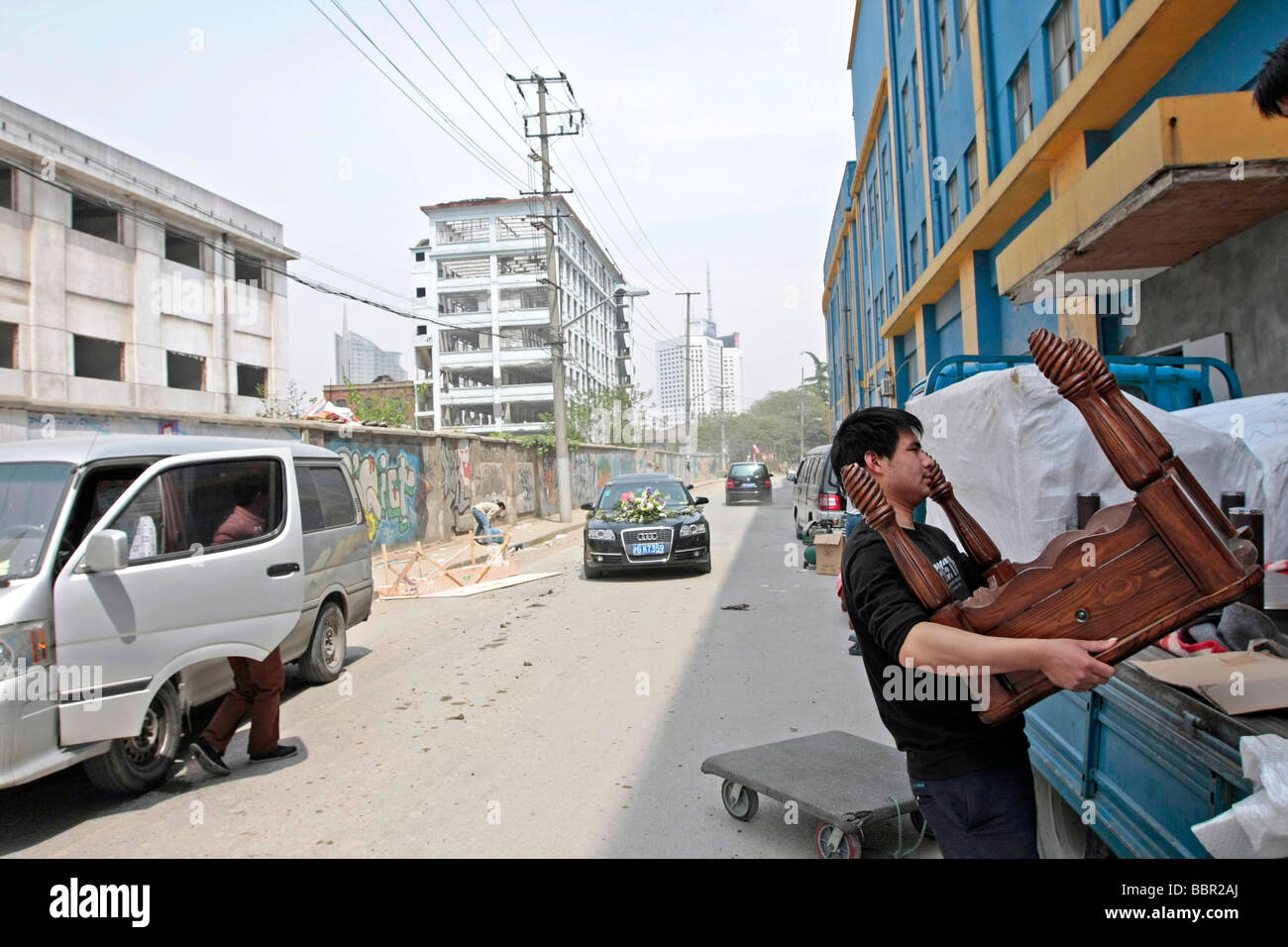 MOVING HOUSE IN SHANGHAI, CHINA, ASIA Stock Photo - Alamy