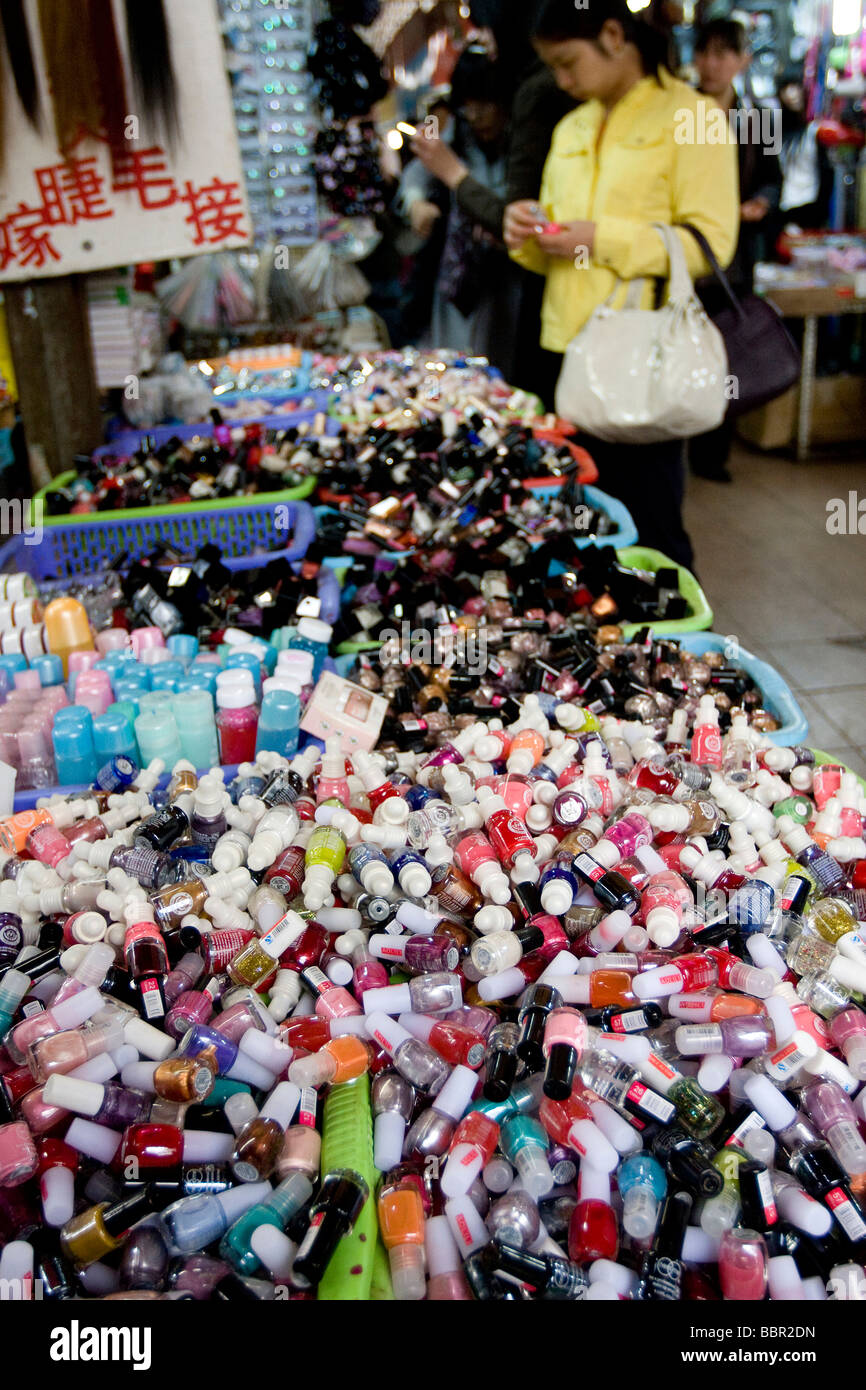 Cosmetics shopping china hi-res stock photography and images - Alamy