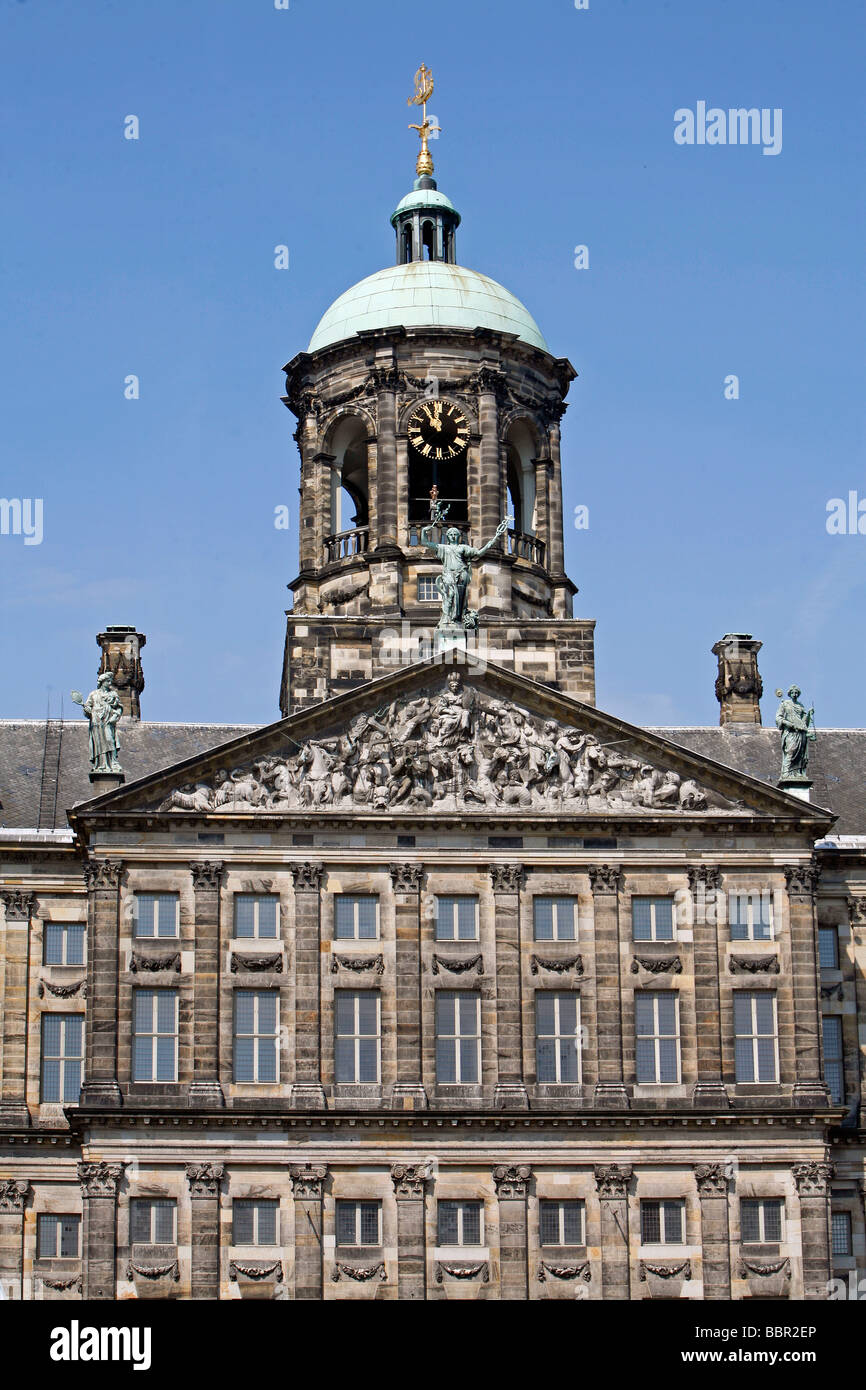 The royal palace koninklijk paleis hi-res stock photography and images ...