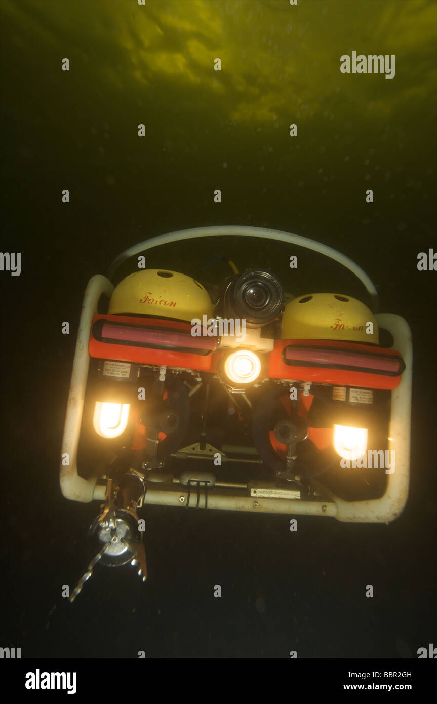 ROV or robotic underwater vechile working underwater Stock Photo - Alamy