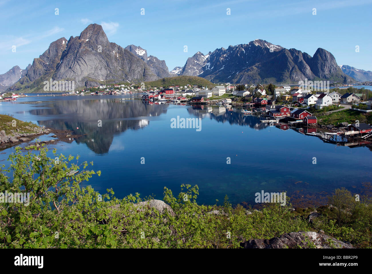 VIEW OF THE VILLAGE OF REINE, THE REINE FJORD, FLAKSTADOY ISLAND ...