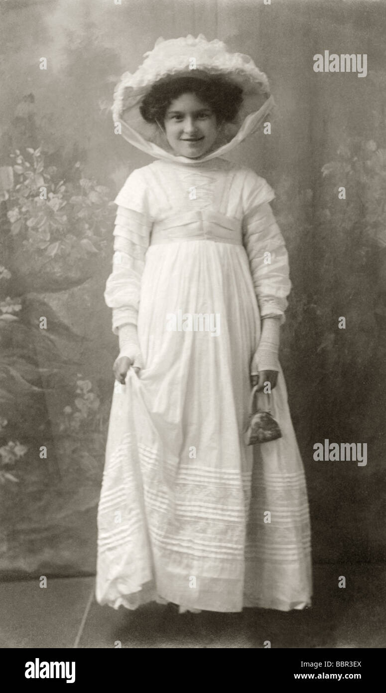 Edwardian girl hi-res stock photography and images - Alamy