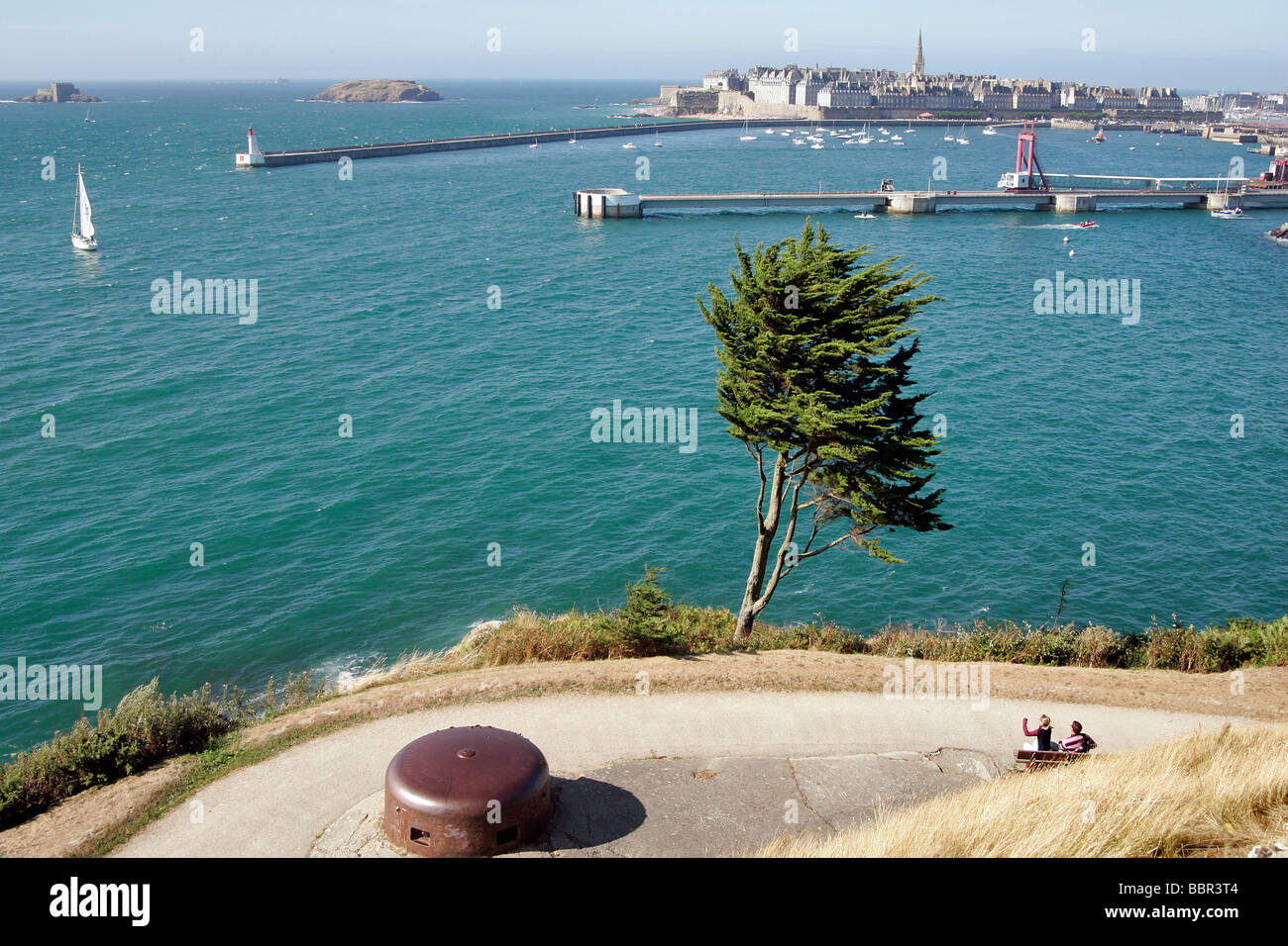 PROMENADE ON THE CORNICHE D'ALETH COAST ROAD, SAINT-MALO, ILLE-ET ...