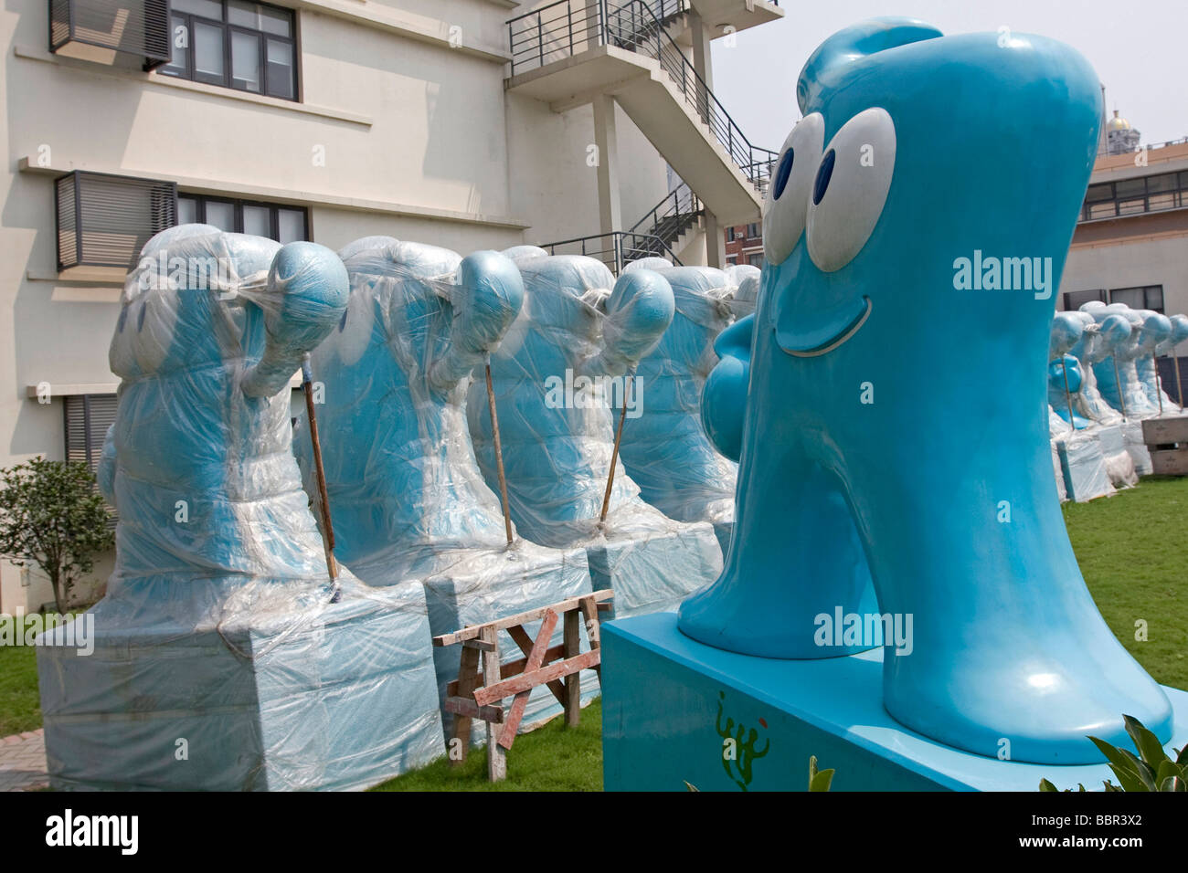 THE CONSTRUCTION SITE OF THE 2010 WORLD EXPO, 'HAIBAO' THE EXPO'S ...