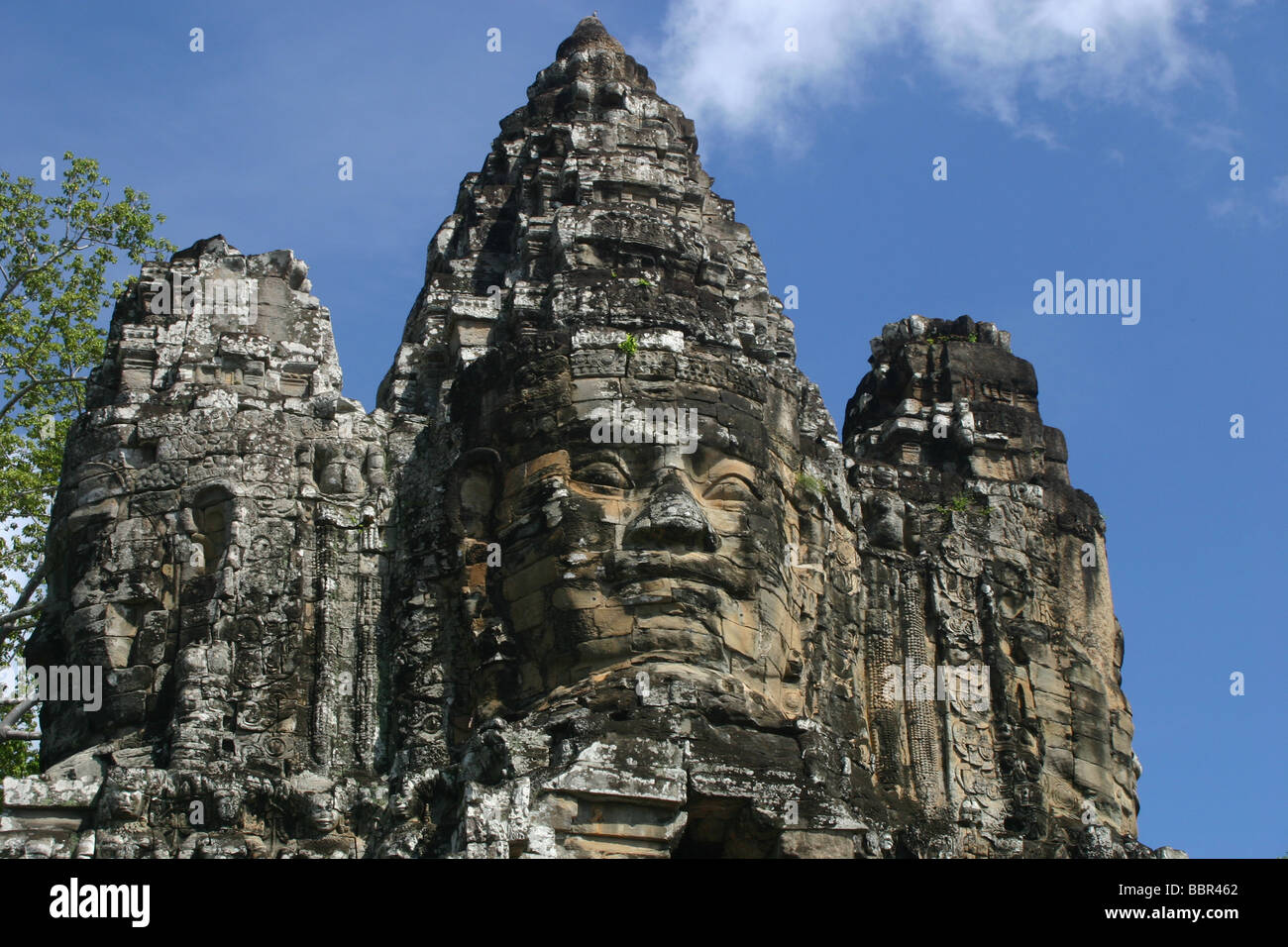One of the gates of Ankor Thom Stock Photo - Alamy