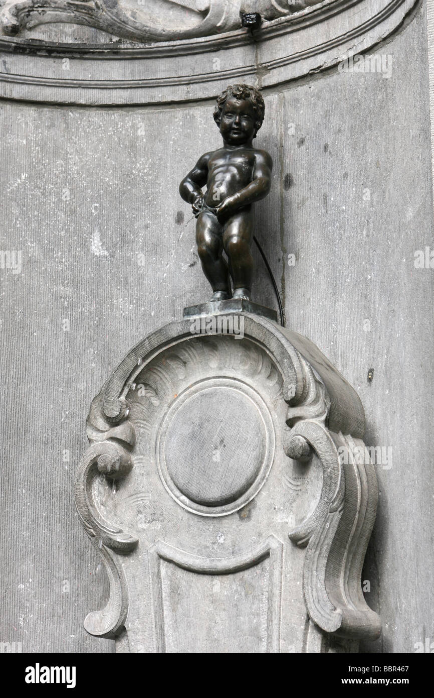 Manneken Pis Statue in Brussels, Belgium Stock Photo - Alamy