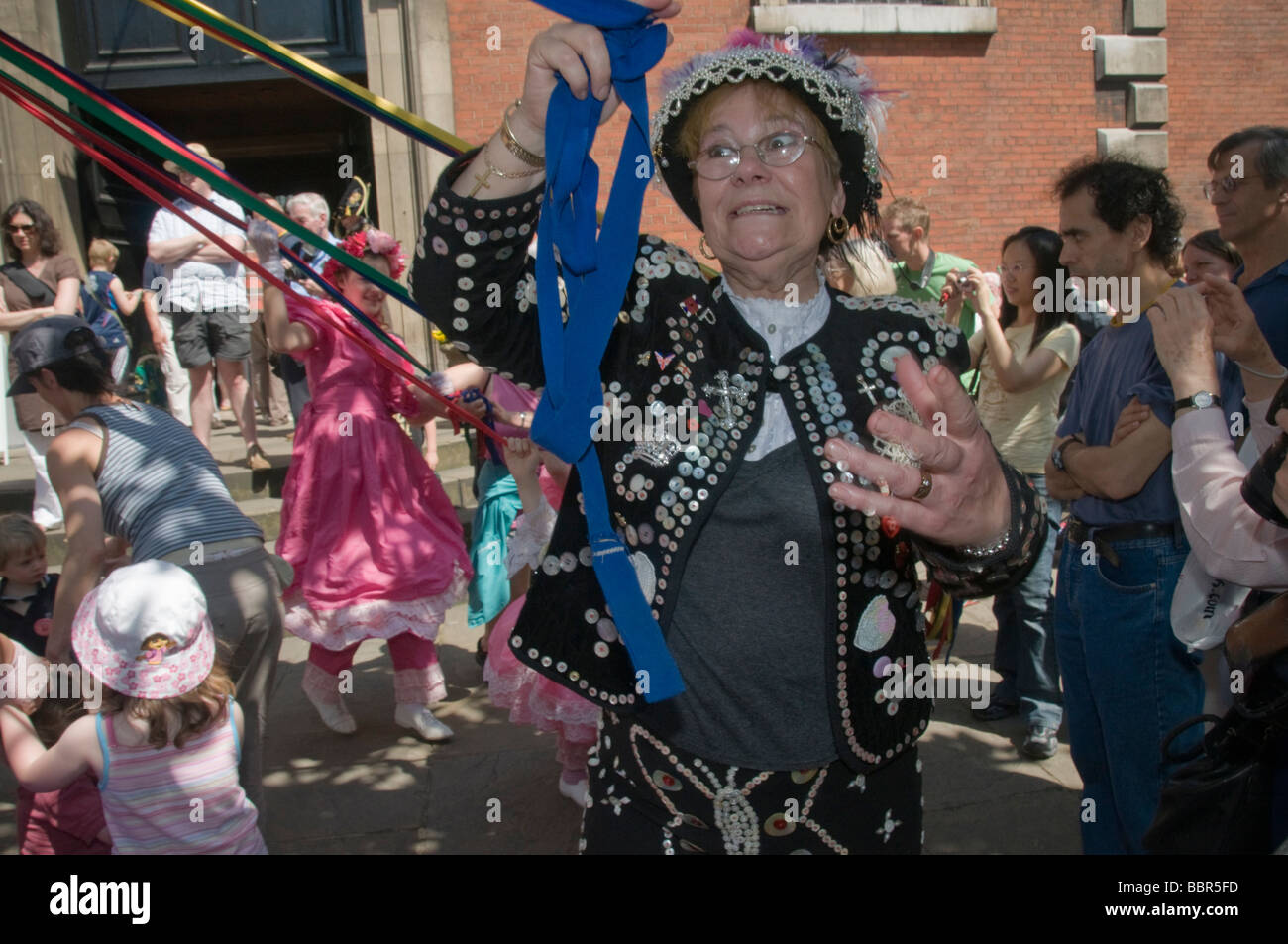 May queen maypole hi-res stock photography and images - Alamy