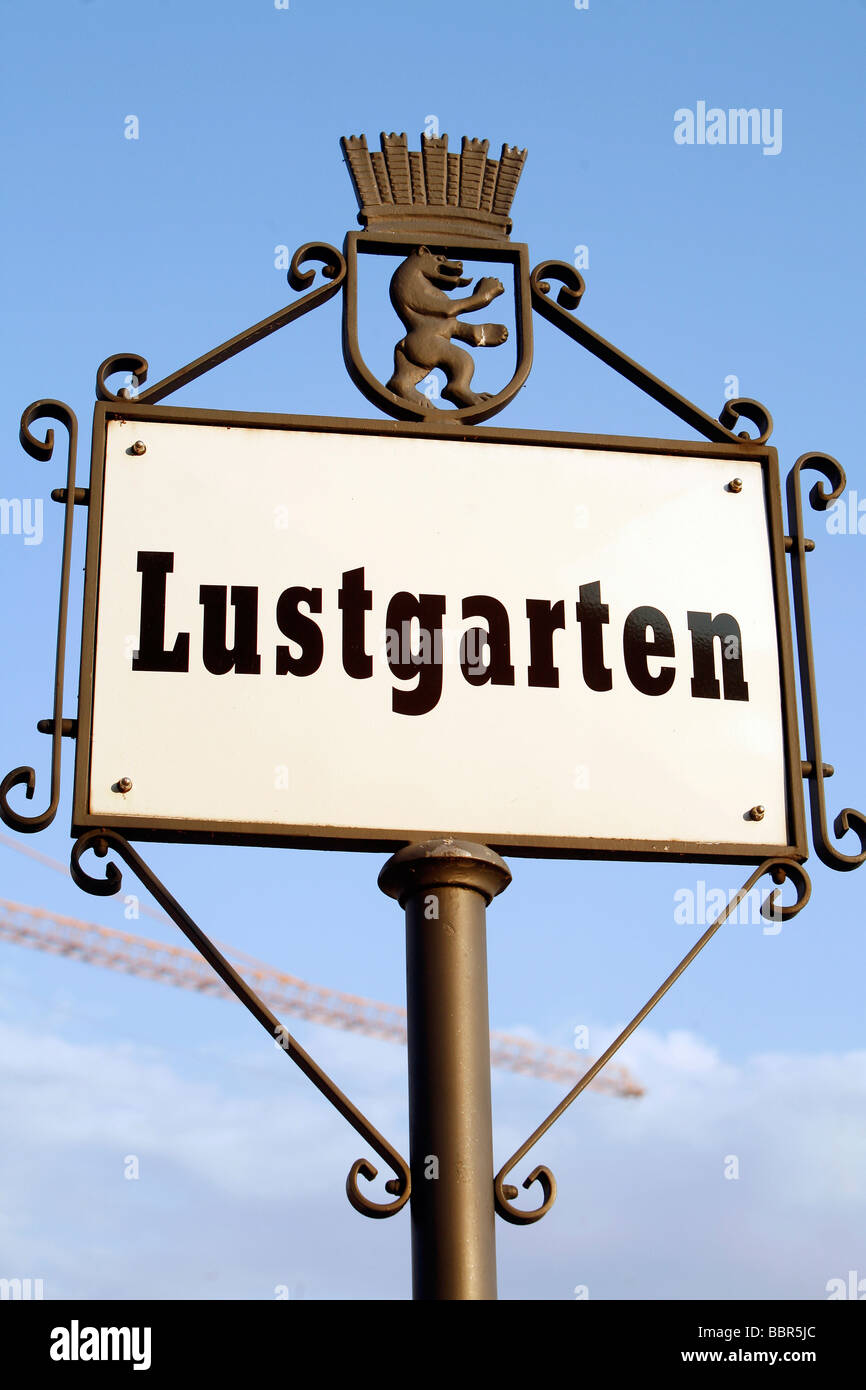 LUSTGARTEN SIGN, BERLIN, GERMANY Stock Photo - Alamy