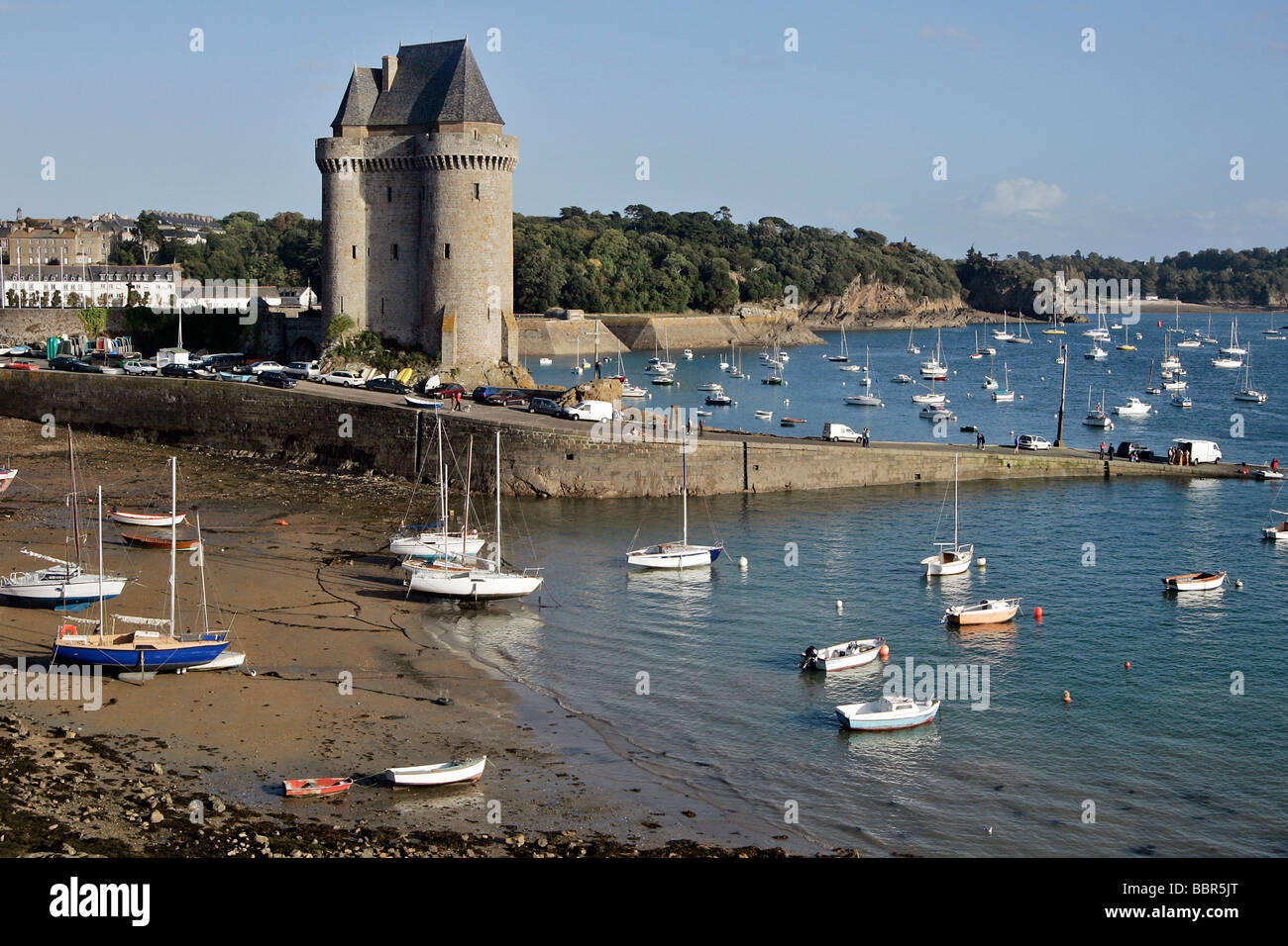 BOATS IN FRONT OF THE SOLIDOR TOWER, SOLIDOR COVE, ALETH, SAINT-MALO ...