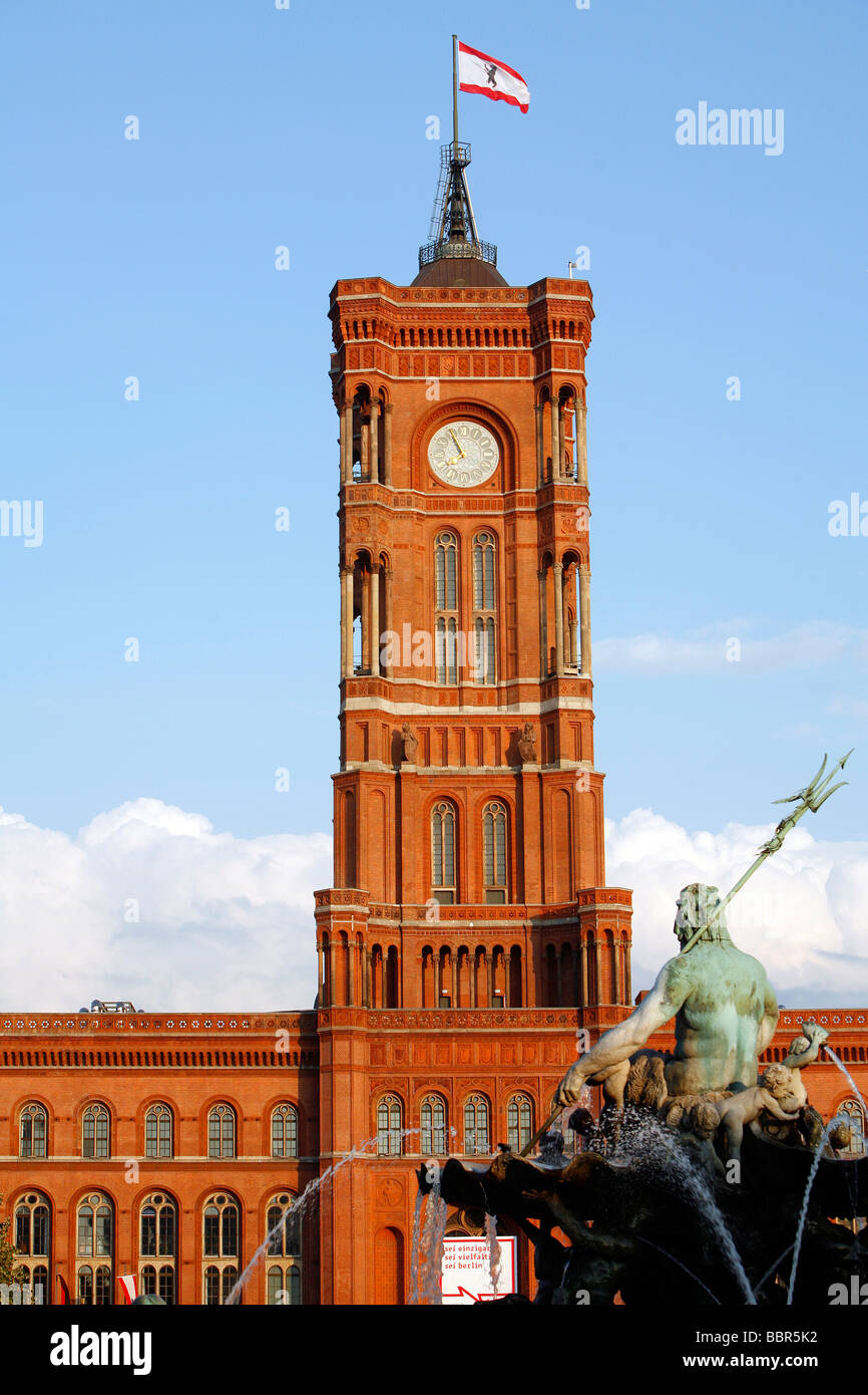 Red city hall and fountain of neptune hi-res stock photography and ...