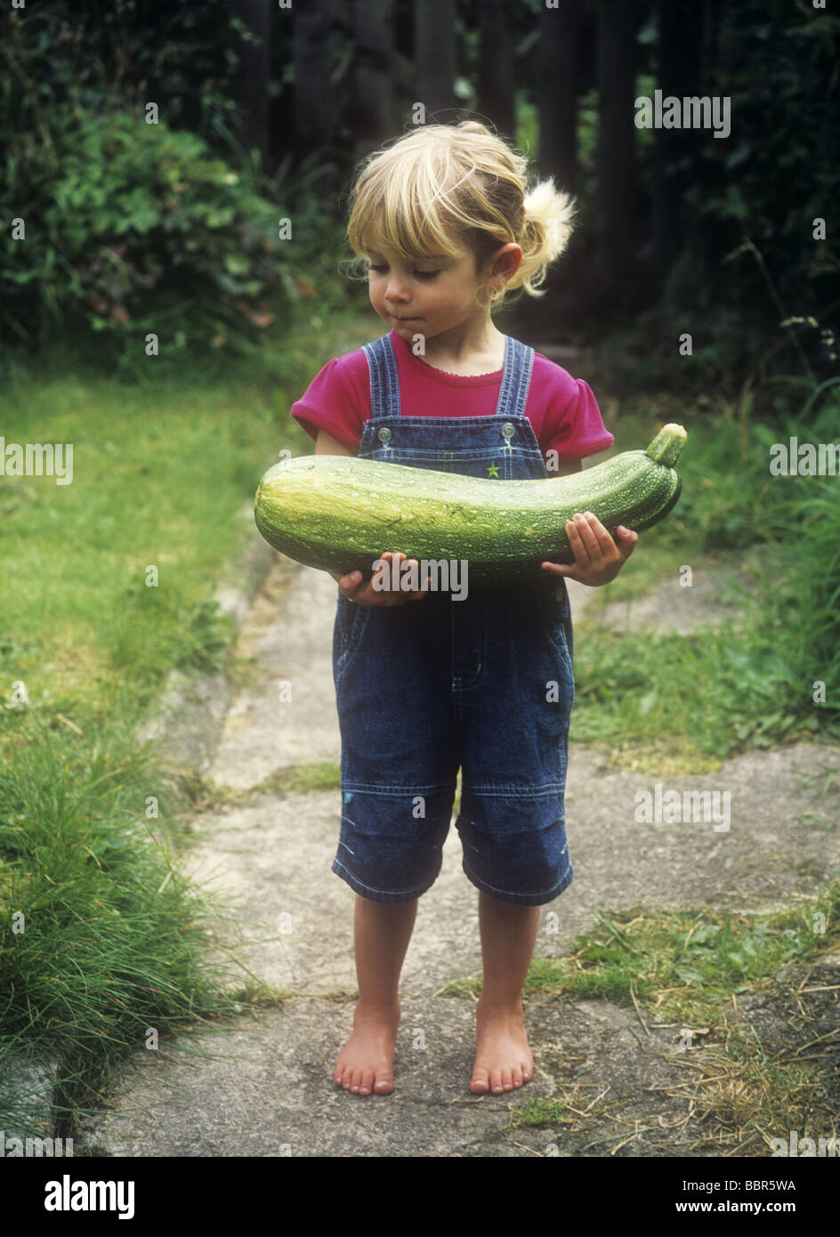Gardener holding a marrow hi-res stock photography and images - Alamy
