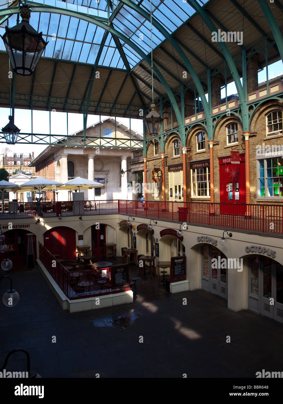 Market architecture buildings hi-res stock photography and images - Alamy