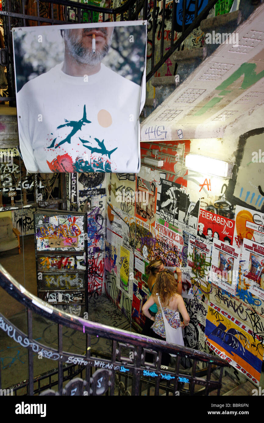 Graffiti notice board hi-res stock photography and images - Alamy