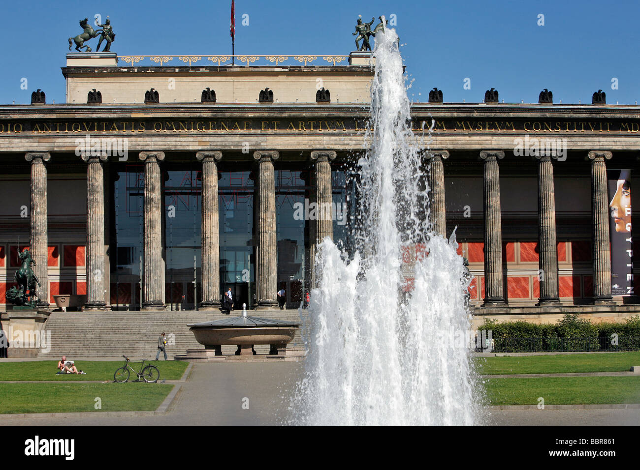 FOUNTAIN IN FRONT OF THE OLD MUSEUM, ALTES MUSEUM, LUSTGARTEN, MUSEUM ...
