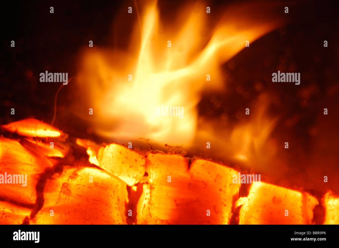 Wood fire coals Stock Photo - Alamy