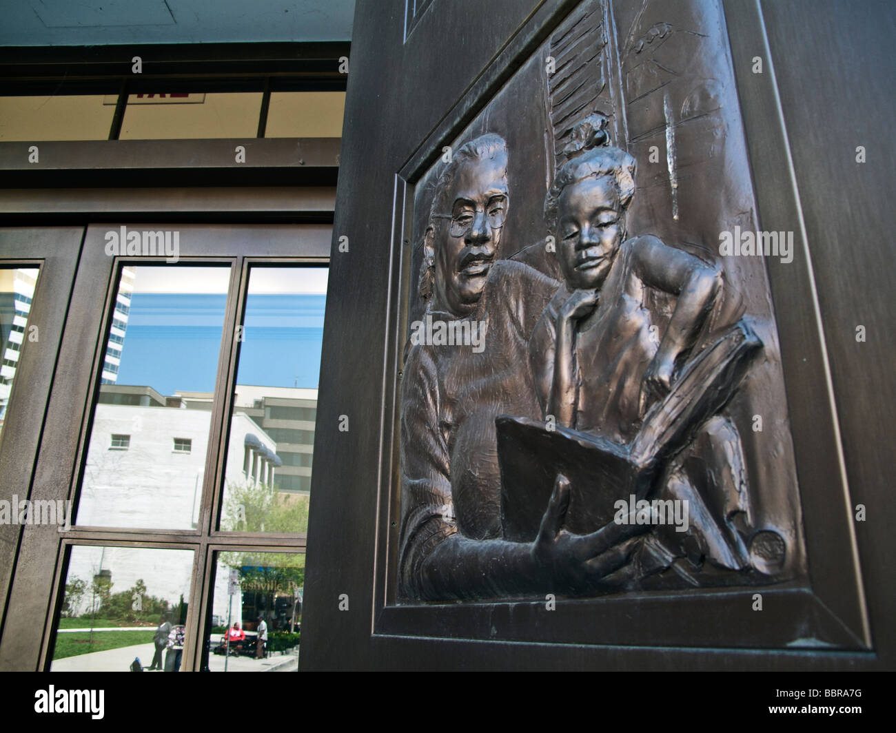 Library figures hi-res stock photography and images - Alamy