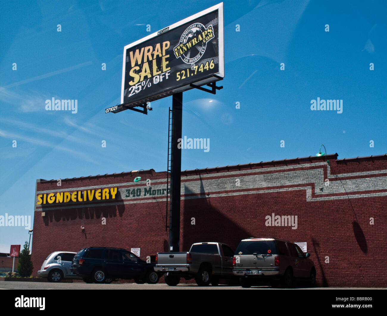 Cars wrap hi-res stock photography and images - Alamy