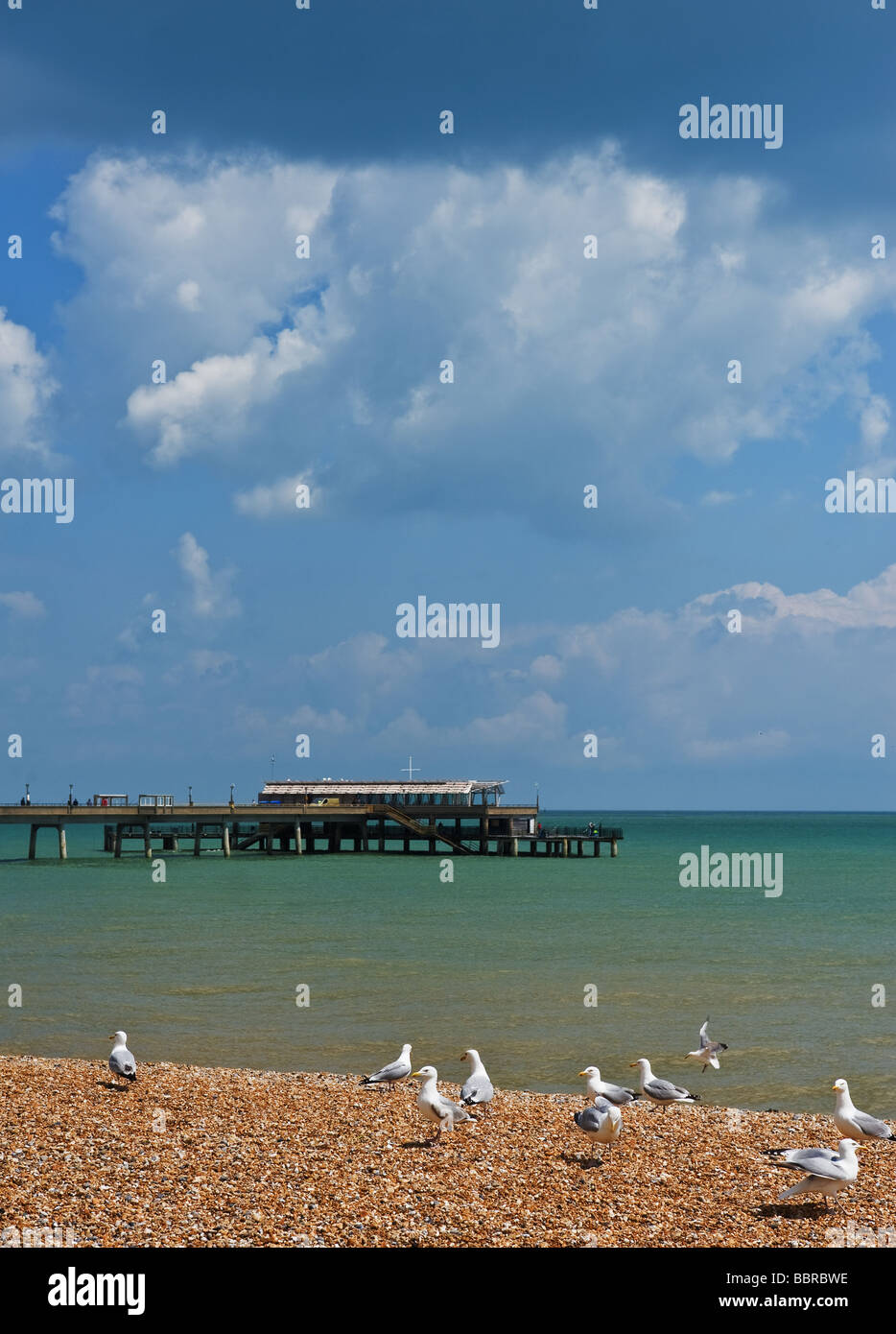 Deal beach shingle hi-res stock photography and images - Alamy