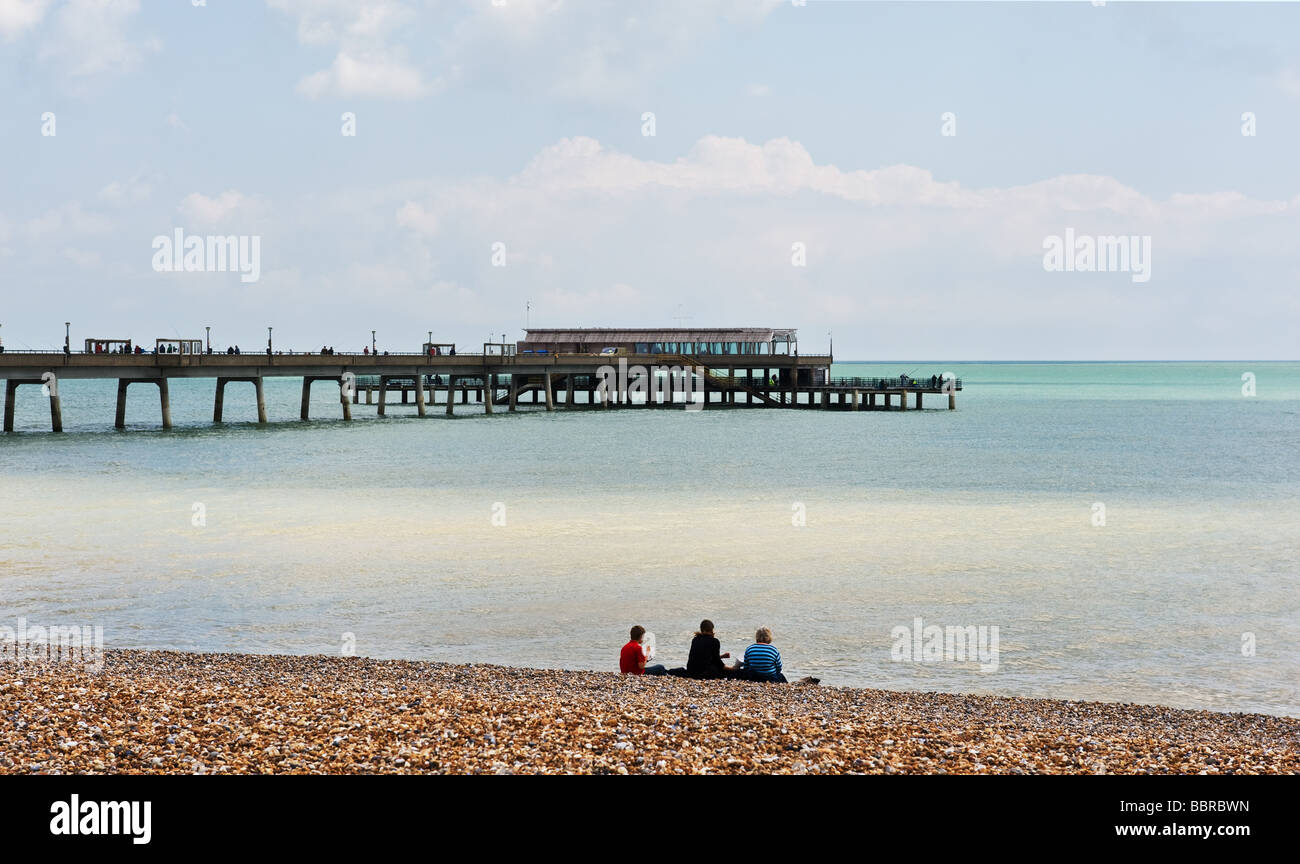 Deal kent beach tourists hi-res stock photography and images - Alamy