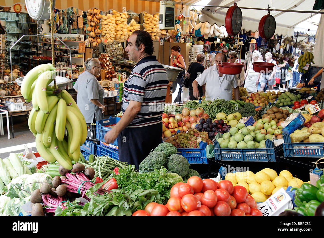 VEGETABLE MARKET, HERAKLION, CRETE, GREECE Stock Photo - Alamy