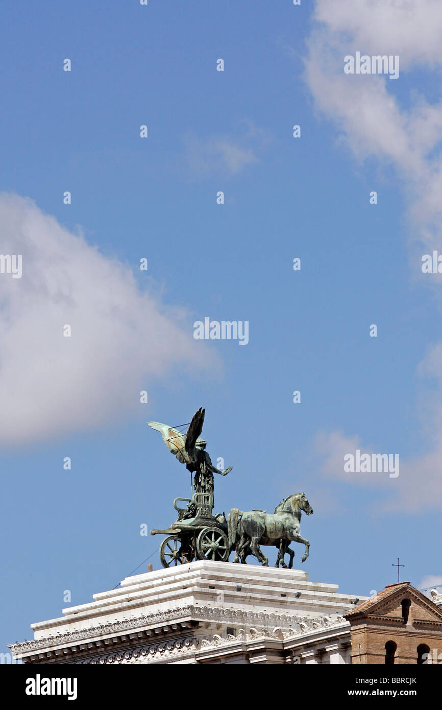 STATUE ON THE VICTOR EMMANUEL II PALACE, ROME, ITALY Stock Photo - Alamy