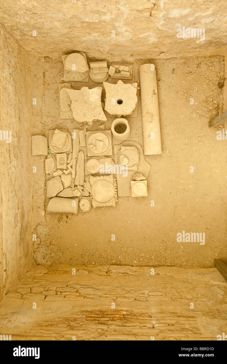 Rubble roman walls hi-res stock photography and images - Alamy