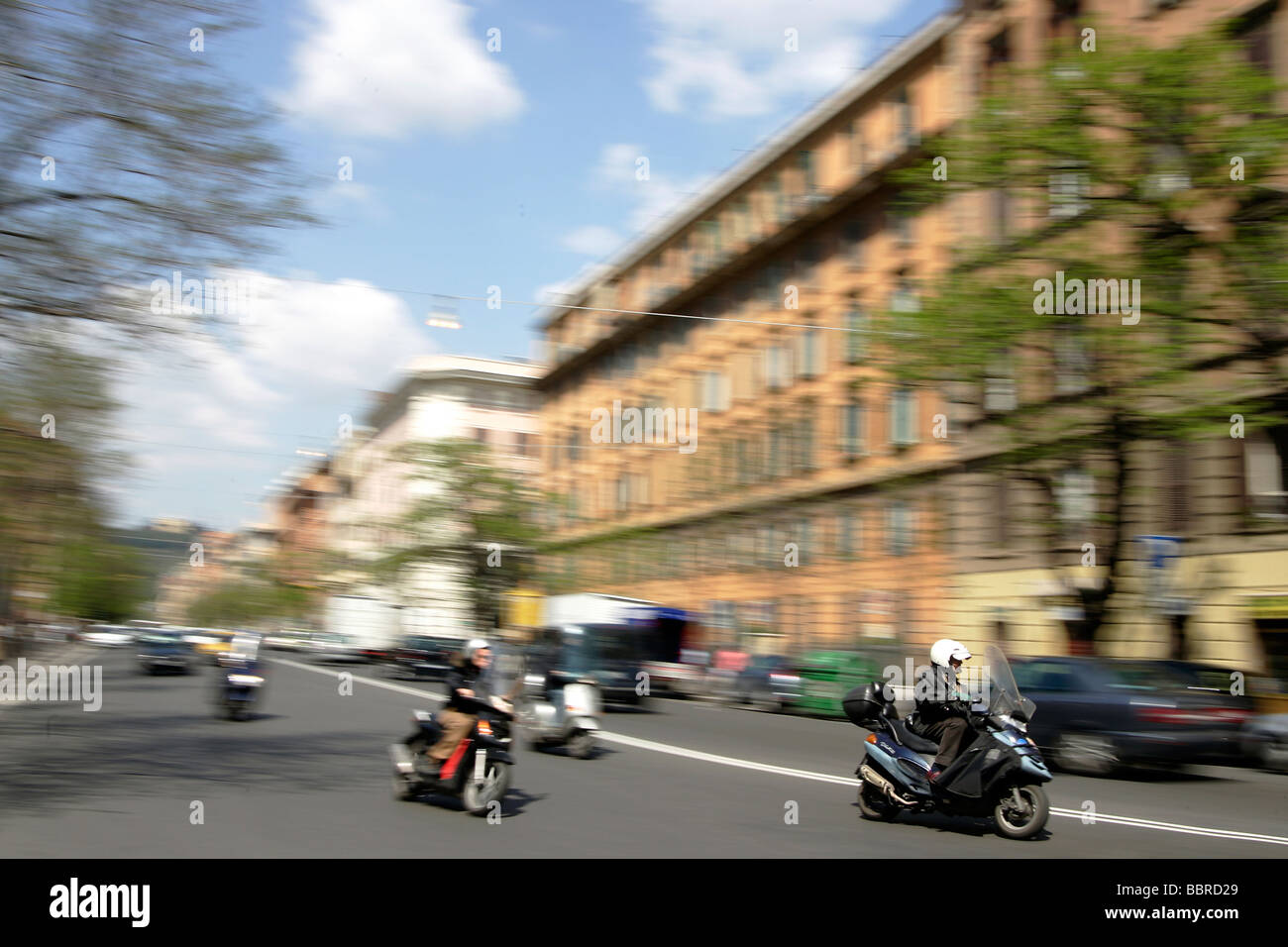 SCOOTERS IN THE STREETS OF ROME, ITALY Stock Photo - Alamy