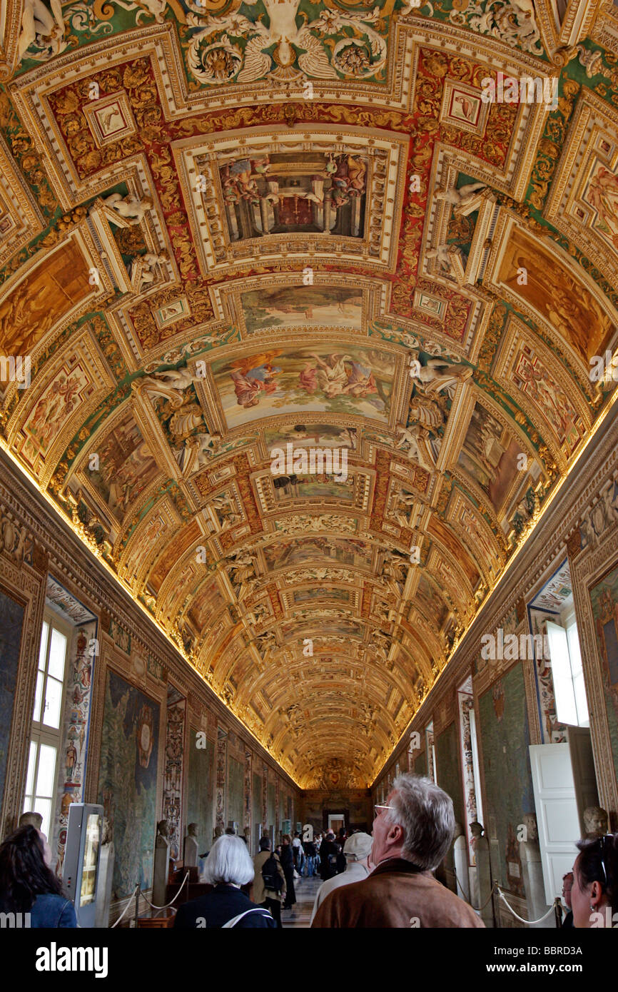GALLERY OF MAPS IN THE VATICAN MUSEUM, ROME, ITALY Stock Photo - Alamy