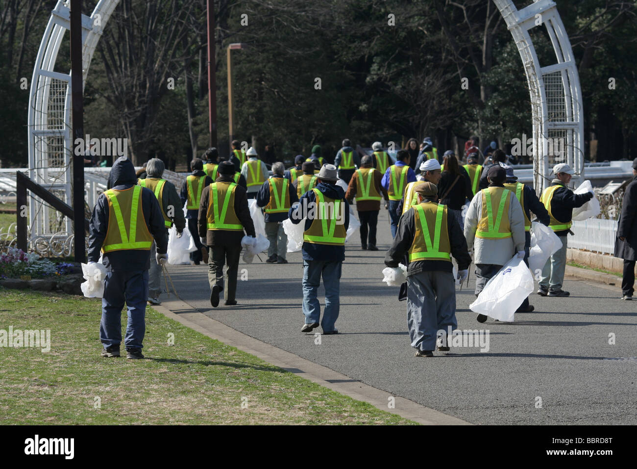 Trash Collectors Yoyogi Park Tokyo Japan Stock Photo - Alamy
