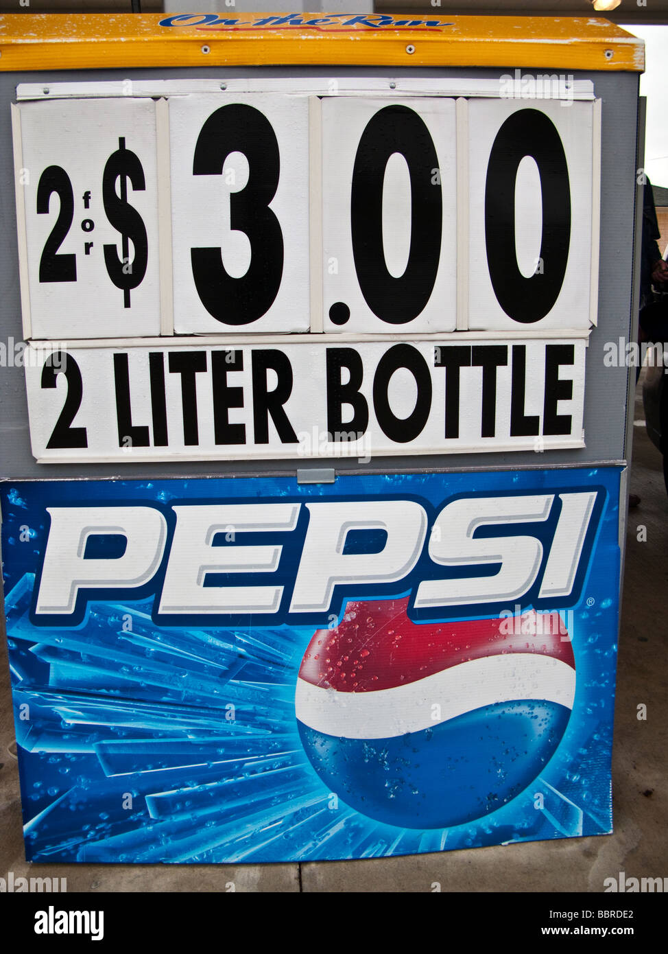 Pepsi advert hi-res stock photography and images - Alamy