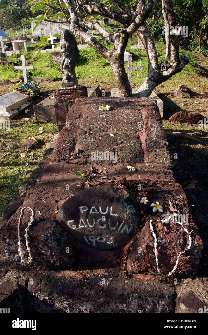 GRAVE OF THE PAINTER PAUL GAUGUIN IN THE CEMETERY OF ATUONA, ISLAND OF ...