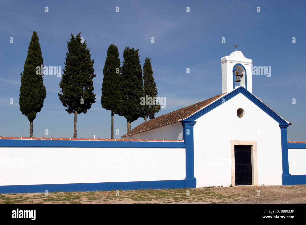 FACADE OF THE TERNA CEMETERY, ALENTEJO, PORTUGAL Stock Photo - Alamy