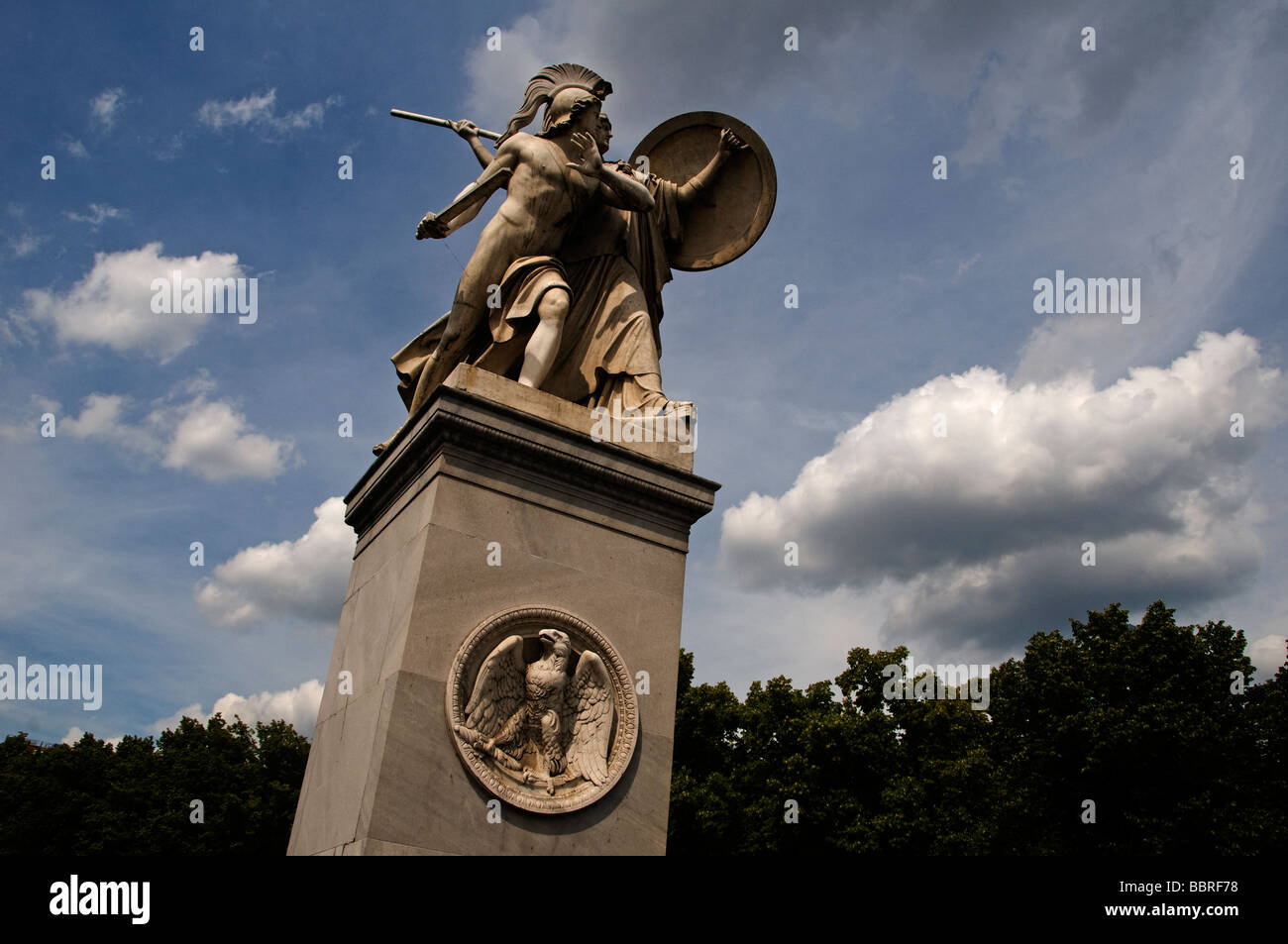 Statue of athena hi-res stock photography and images - Alamy