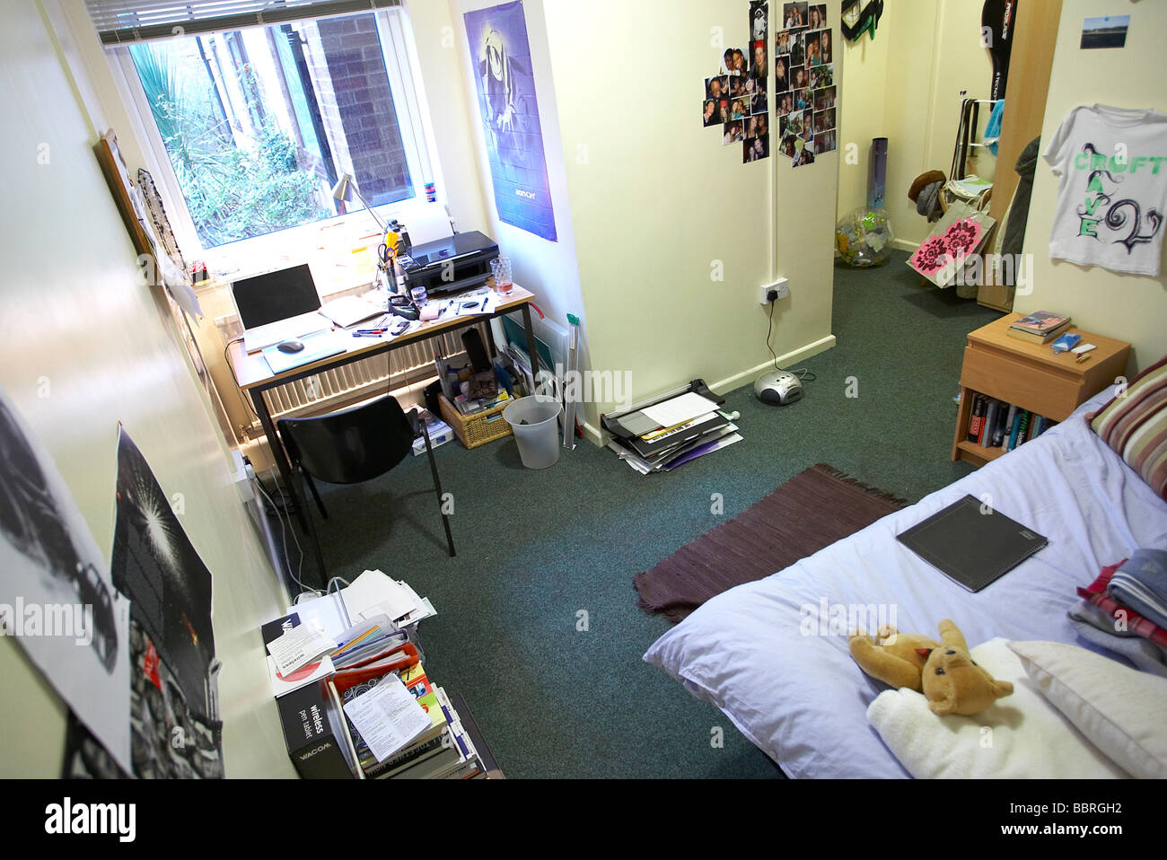 Student accommodation bedroom hi-res stock photography and images - Alamy