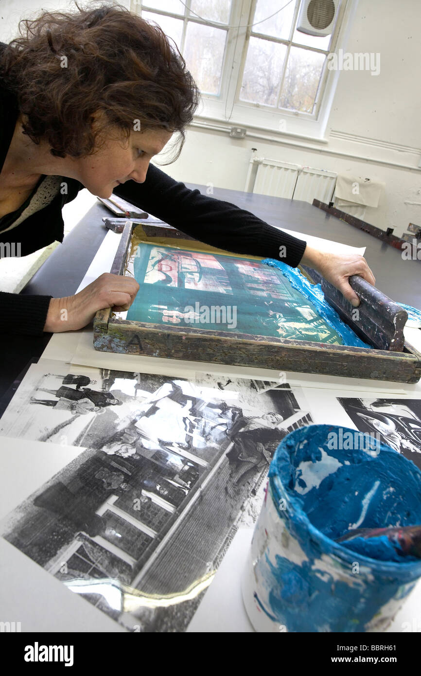 MATURE ART STUDENT SCREEN PRINTING Stock Photo - Alamy