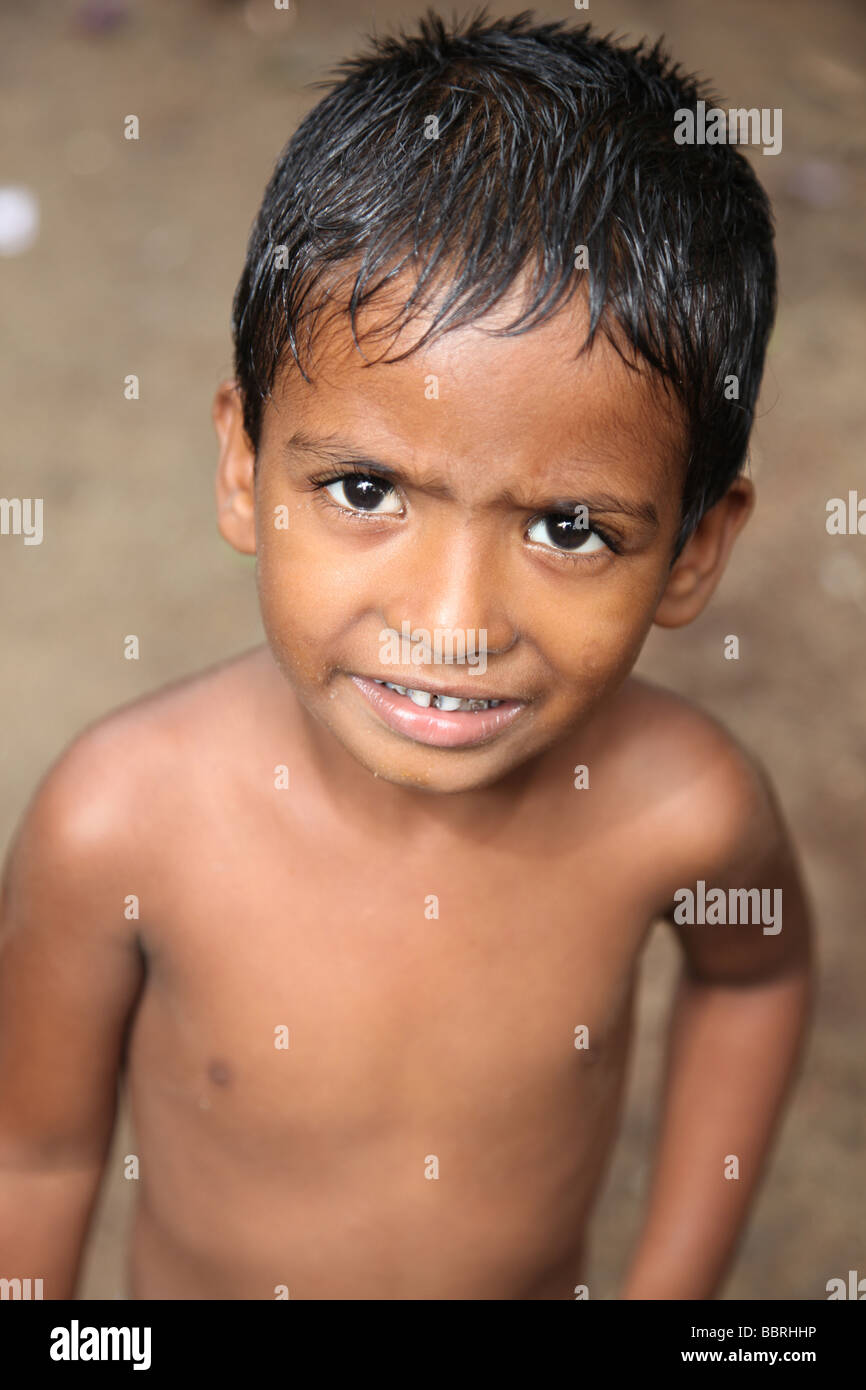 Poor indian kids smiling hi-res stock photography and images - Alamy
