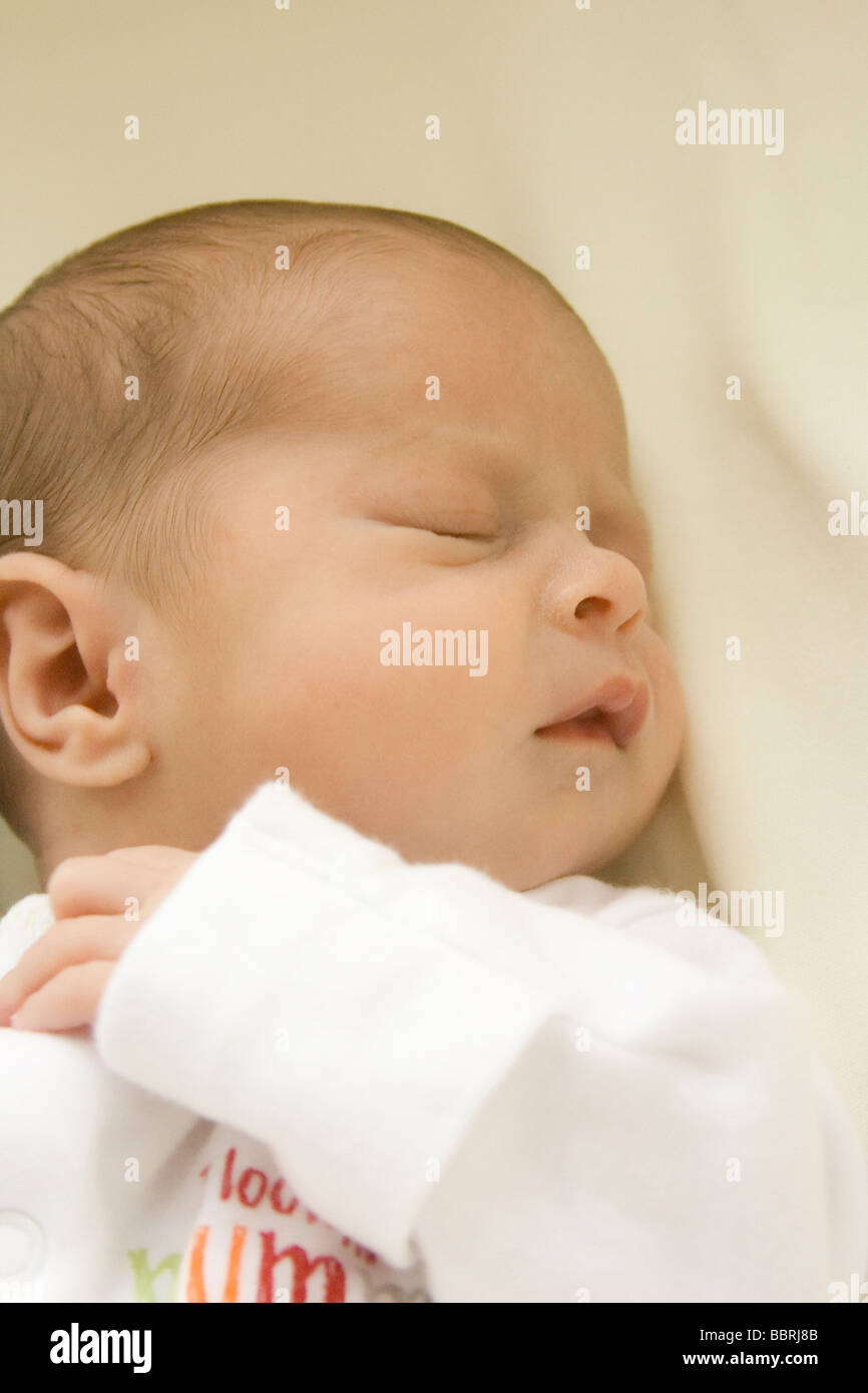 Twin babies newborn hi-res stock photography and images - Alamy