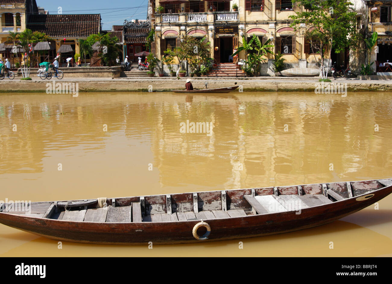 Sampan boat hi-res stock photography and images - Alamy