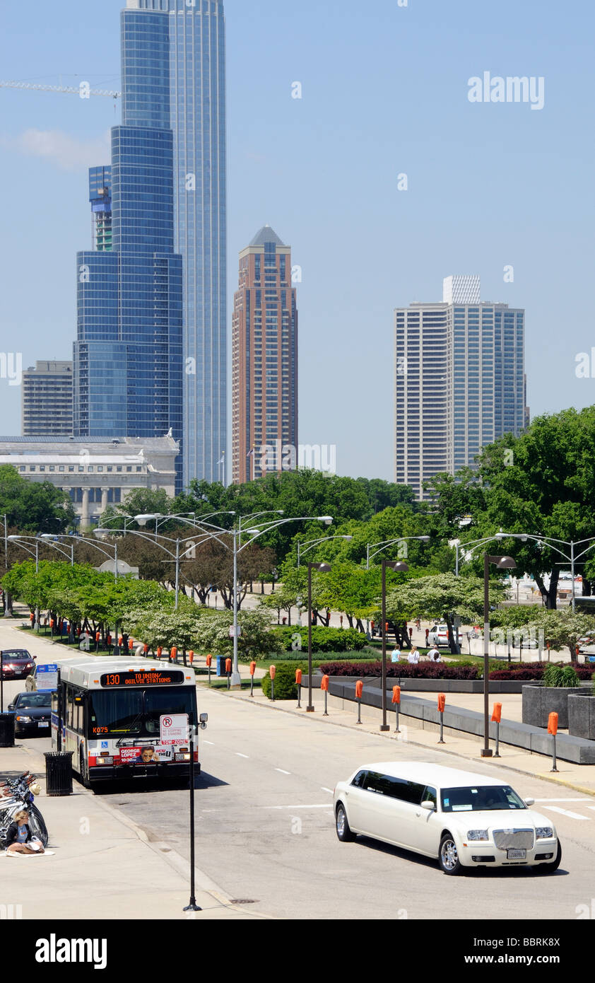 Stretched buildings hi-res stock photography and images - Alamy